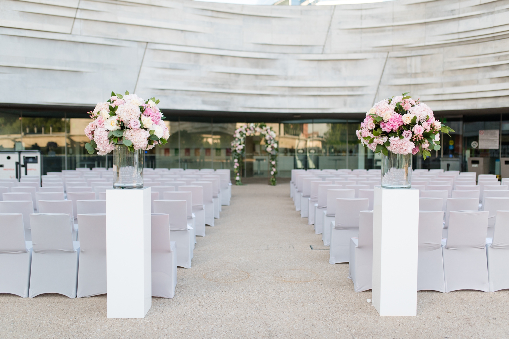 Modern Romantic Wedding at The Perot Museum of Nature and Science