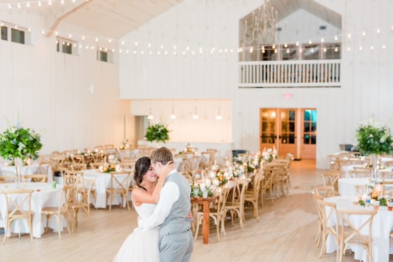 Jackie and Eric's Romantic Grand Ivory Wedding Day